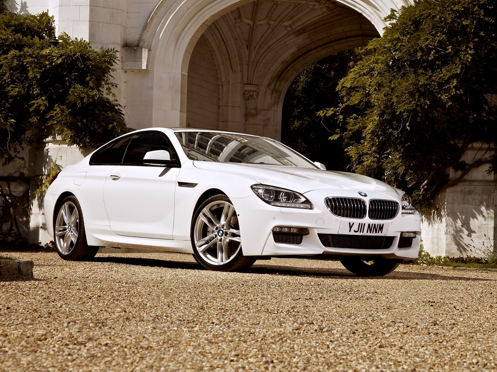 White BMW Front Palace Photo Wallpapers HD / Desktop and Mobile Backgrounds