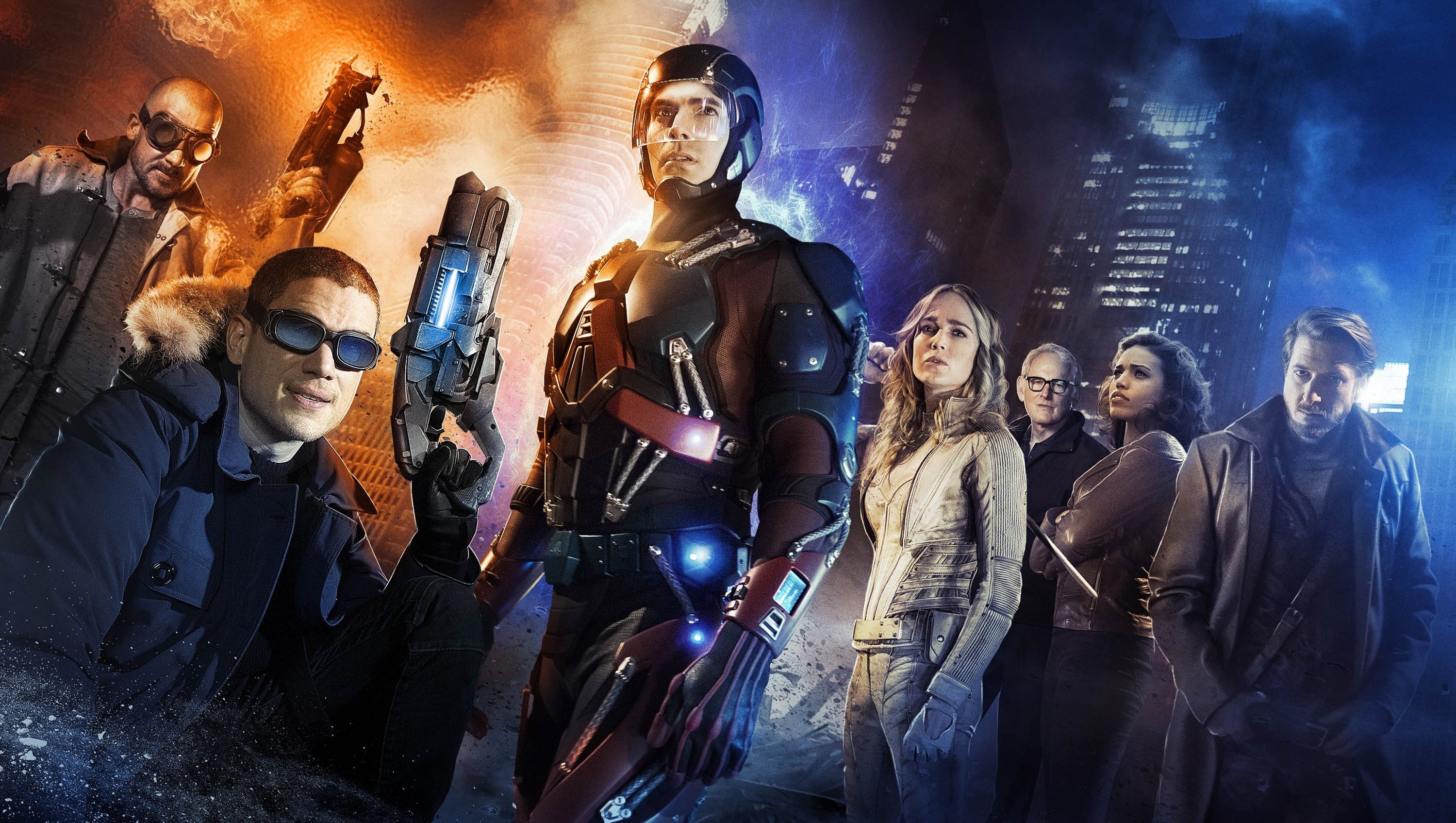 Victor Garber, Dr. Martin Stein, Brandon Routh, The Atom, Caity Lotz ...