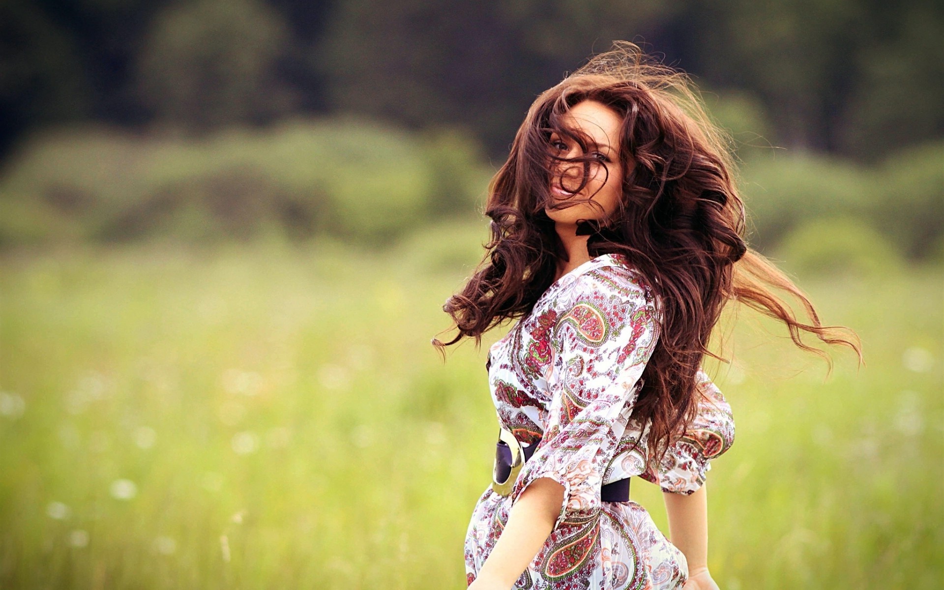 women, Brunette, Windy, Field Wallpapers HD / Desktop and Mobile ...