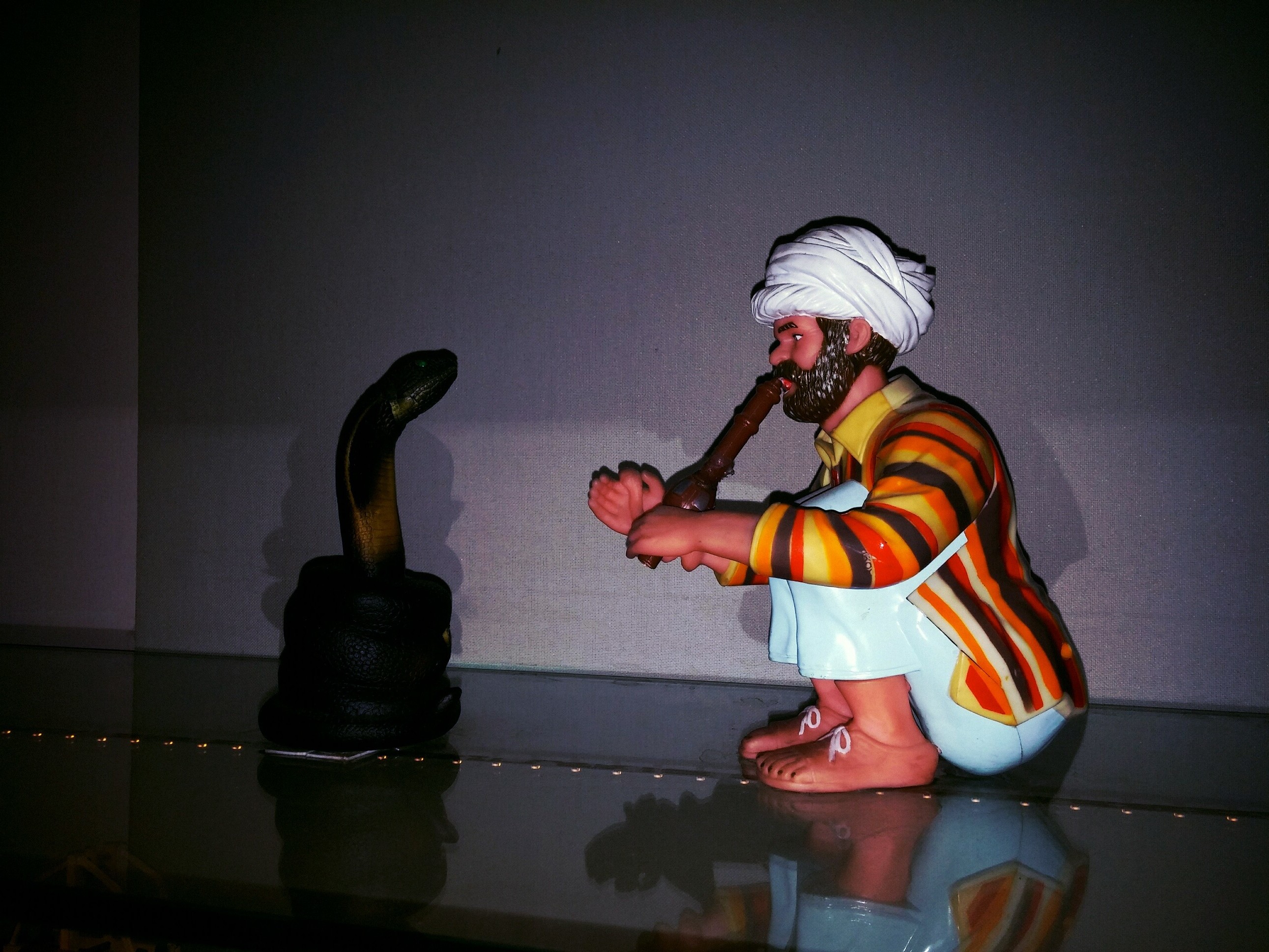 snake aladdin museum toys Wallpapers HD / Desktop and Mobile Backgrounds