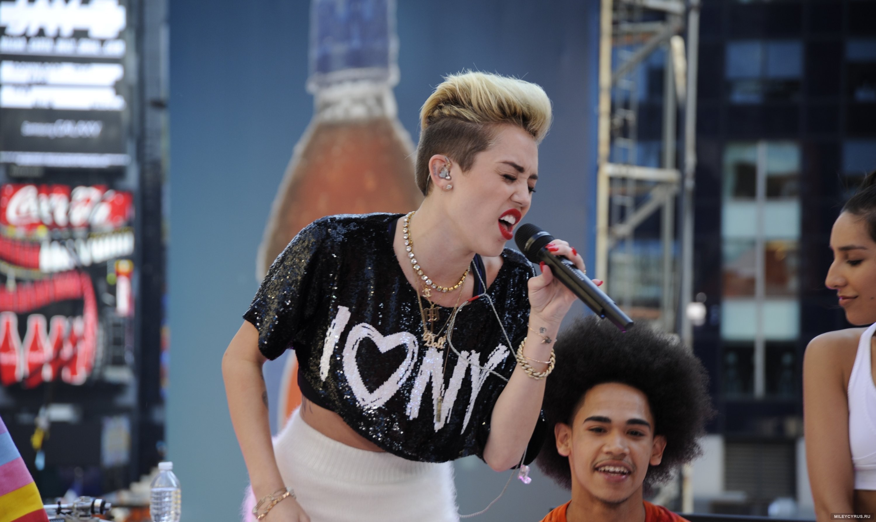 miley, Cyrus, Singer, Pop, Celebrity, Actress, Sexy, Babe, Blonde ...