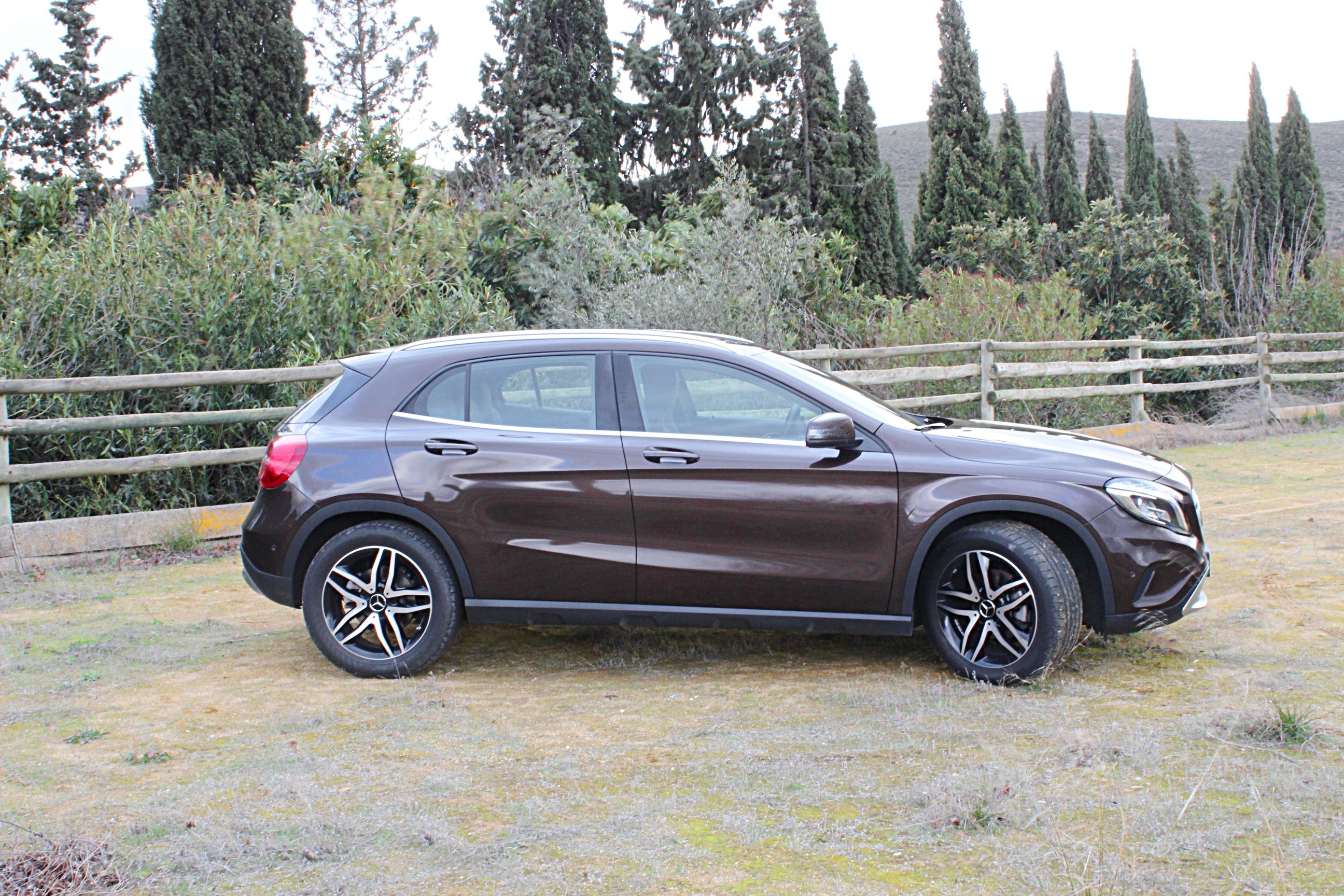 2014 mercedes gla 220 dci Wallpapers HD / Desktop and Mobile Backgrounds