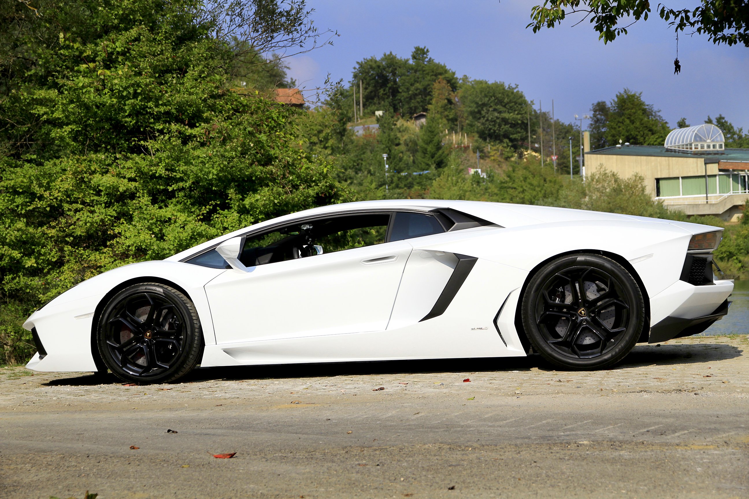 lamborghini aventado Wallpapers HD / Desktop and Mobile Backgrounds