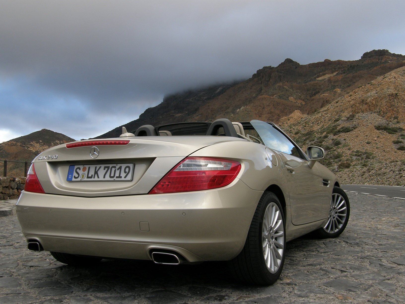 2011 mercedes slk 250 Wallpapers HD / Desktop and Mobile Backgrounds