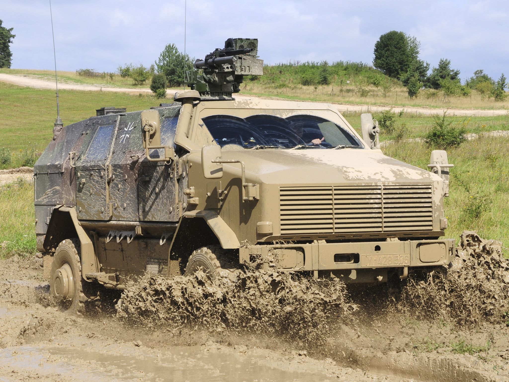 2004, Kmw, Dingo, Two, 4x4, Military, Offroad, Apc, Weapon, Weapons Wallpapers HD / Desktop and ...